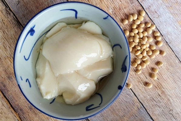 How To Make Tofu Pudding (Taufu Fah) - Jackie M.